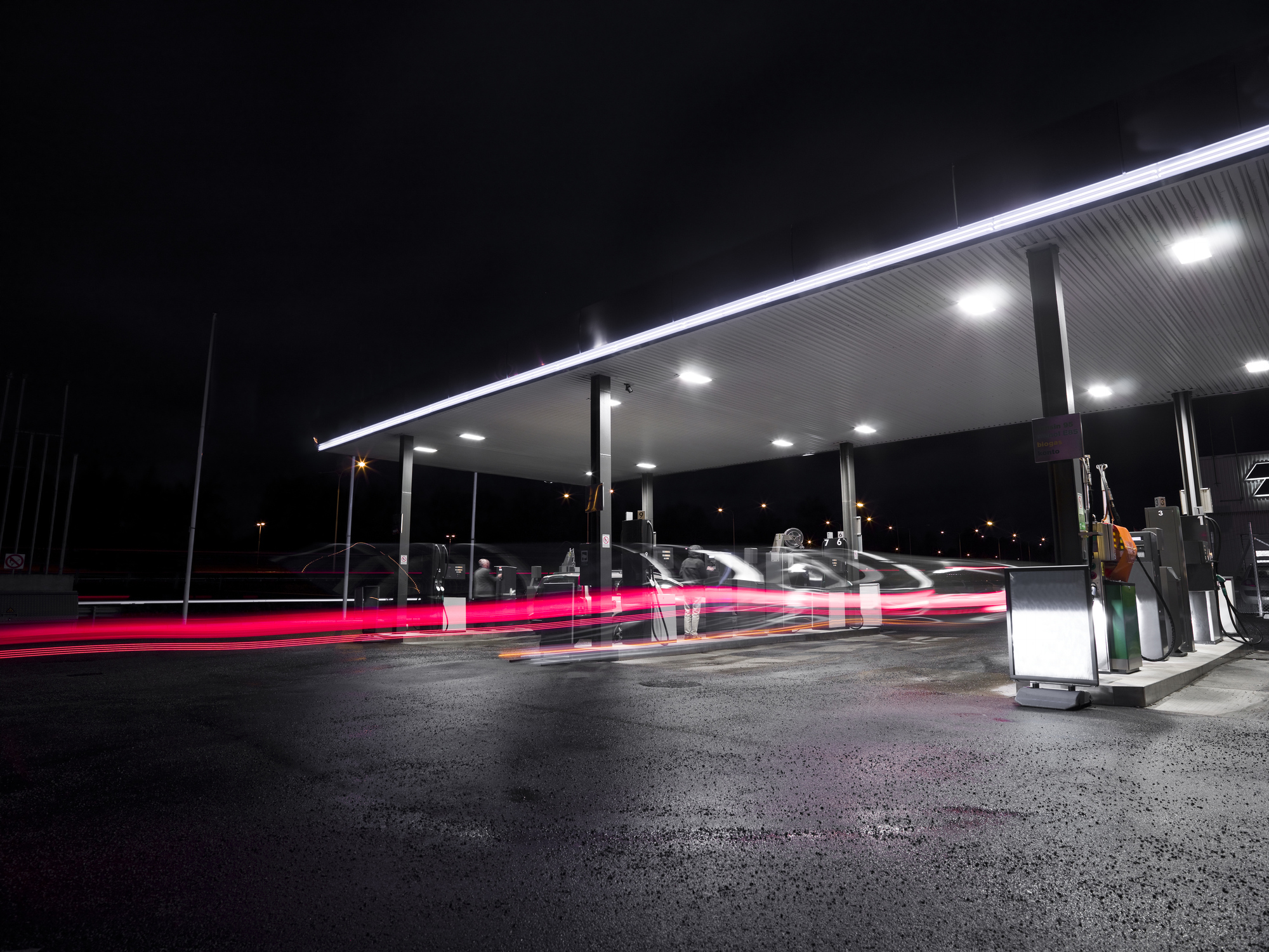 Why SMD-Based Electronic Signs are Game Changers for Fuel Retailers